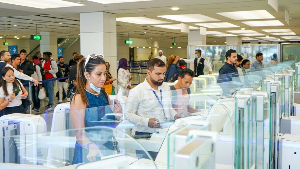 من المحتمل أن يتوجه إلى الإمارات 6700 مليونير من جميع أنحاء العالم ...